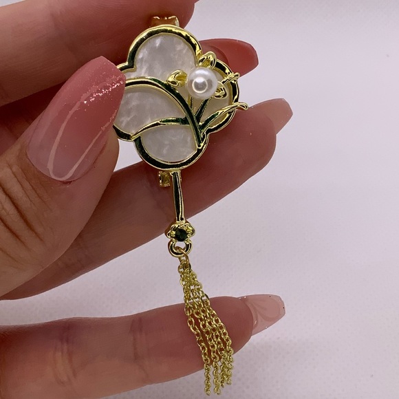 Jewelry | Orchid Royal Chinese Traditional Brooch Mother Pearl Gold ...